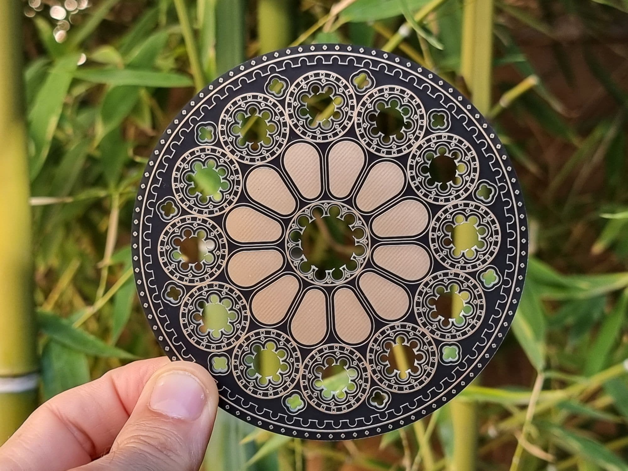 Disque Rosace Cathédrale de Chartres - émetteur passif à cavités ...